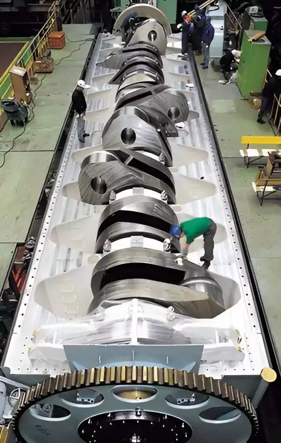 Crankshaft wärtsilä-sulzer rta96-c diesel marine engines